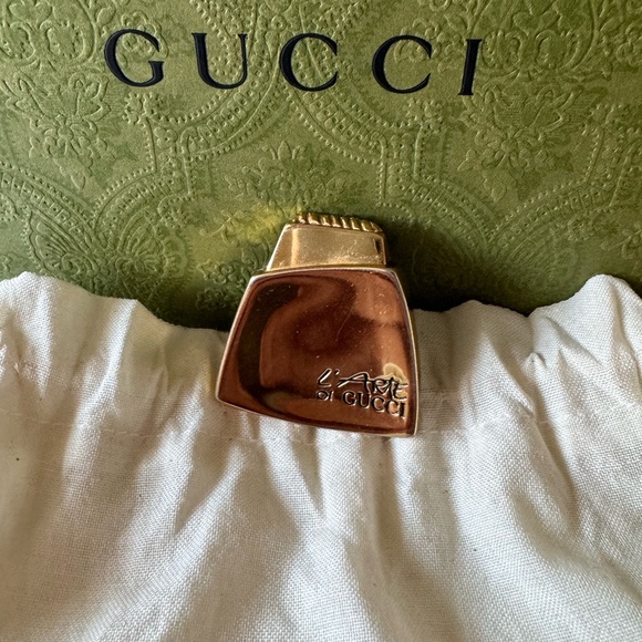 Gucci | Accessories | Gucci Pinbrooch In Gold Metalon Great Condition ...